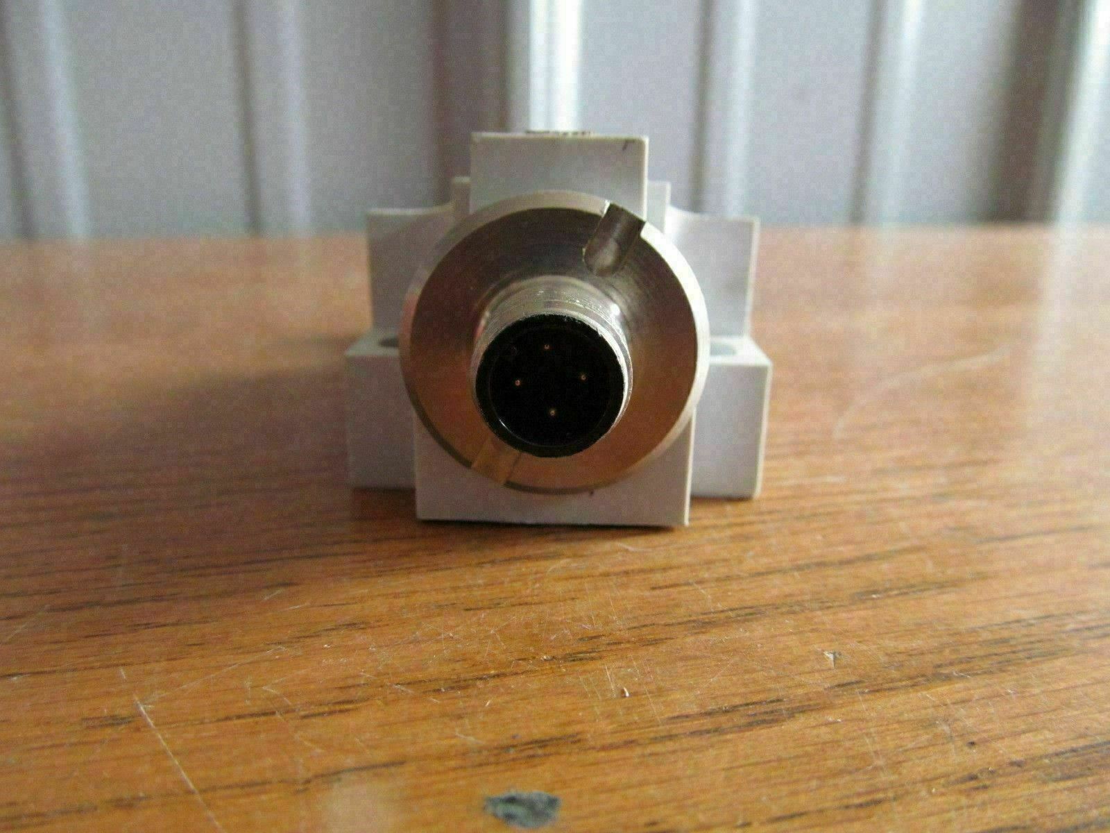 BALLUFF Unisensor Proximity Sensor switch BASE #BES-517-132-P-BASE-S4 ...