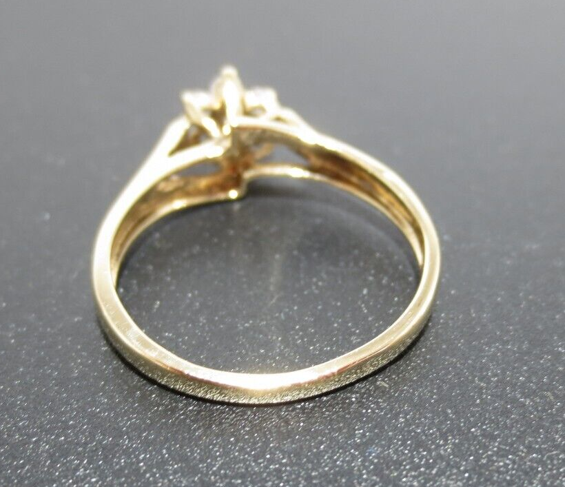 STUNNING 10K YG LADIES DIAMOND CLUSTER RING .25 tcw SZ 7 1.94 grams (AI ...