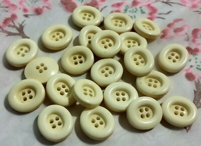 MERCERIE COUTURE LOT 80 ANCIENS BOUTONS GALALITHE BLANC CASSÉ 18 x 15 ...
