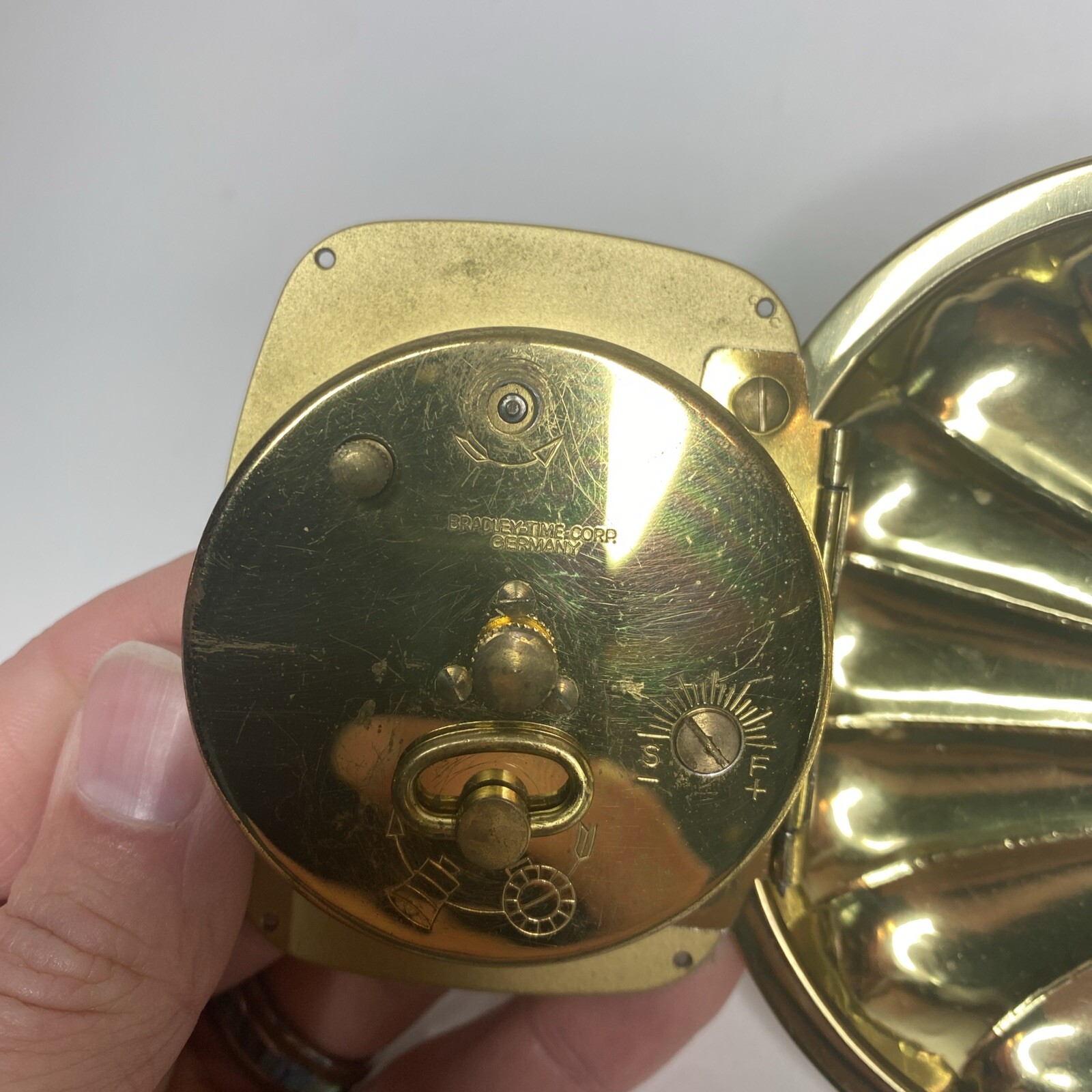 BRADLEY TIME TRAVEL ALARM CLOCK- DECORATED CLAMSHELL WORLD TIME TESTED ...