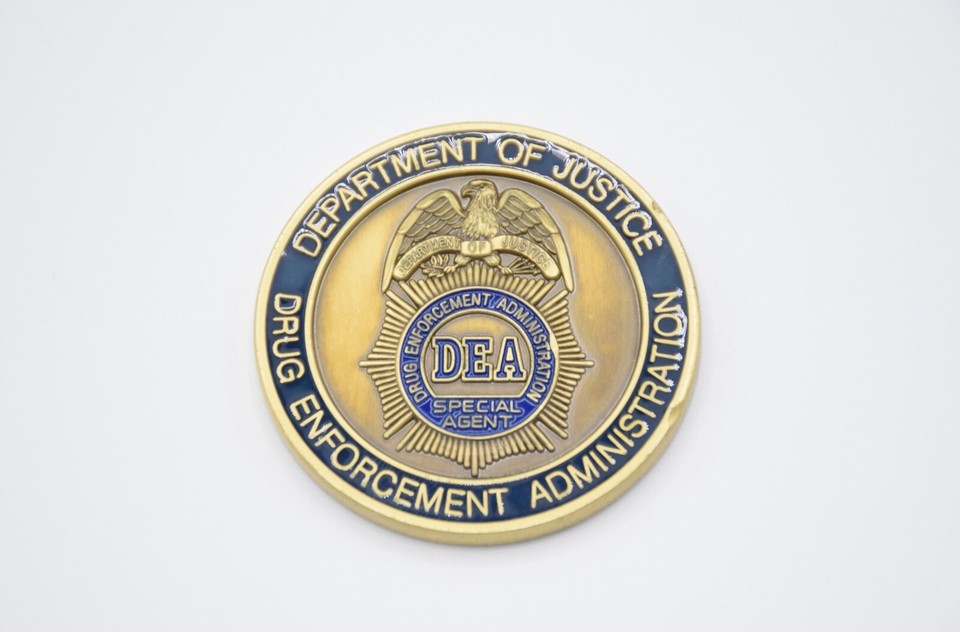 DEA DRUG ENFORCEMENT AGENCY CHALLENGE COIN 45TH ANNIV. TOUGH WORK VITAL ...