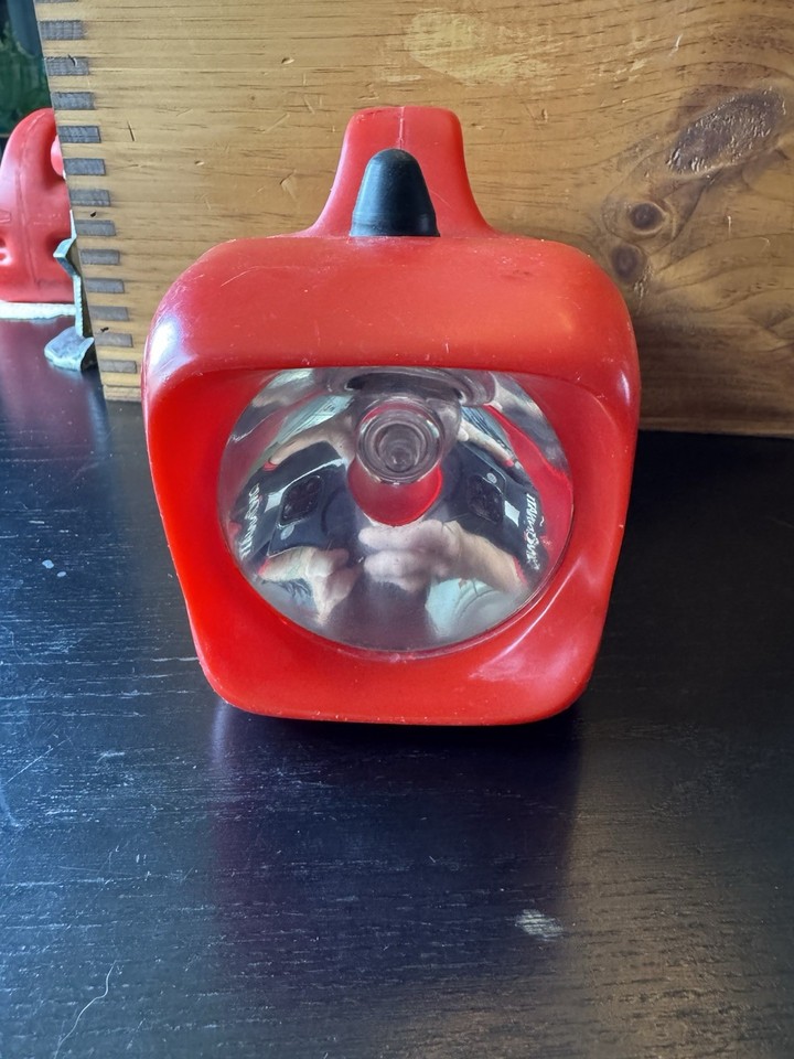 Vintage Red USA EVEREADY #108 Plastic 6 Volt Floating Lantern Flashlight Works! | eBay