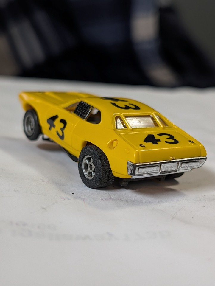 AURORA, A/FX YELLOW # 43 PLYMOUTH ROADRUNNER | eBay