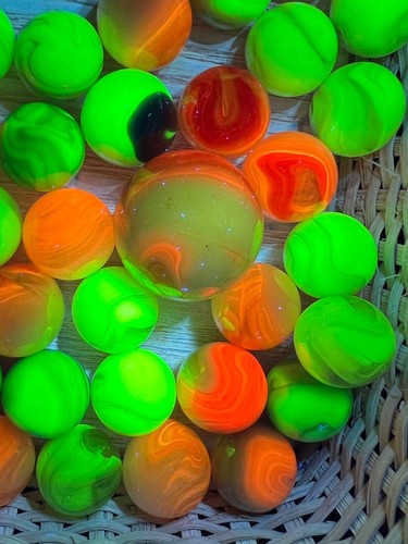 Lot 37 Vintage Marbles Glass UV Reactive 5/8” & Shooter Glow 365nm ...