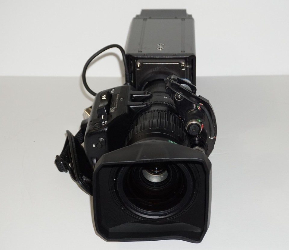 Hitachi HV-D5W Digital Video Camera & FUJI WIDE ZOOM LENS FUJINON A13X6 ...