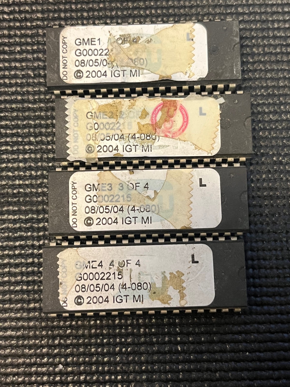 IGT GAME CHIPS Set 1-4 G0002215 Slot Machine EPROM Chips 08/05/04 Lot ...