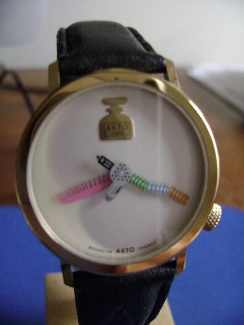 AKEO WATCH, for your HAIR STYLIST in your life.