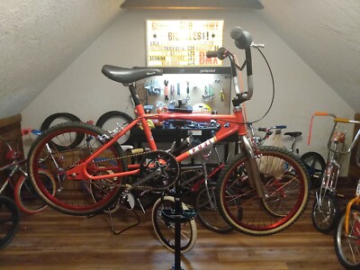 Vintage Bicycles - Vintage Fuji - Nelo's Cycles