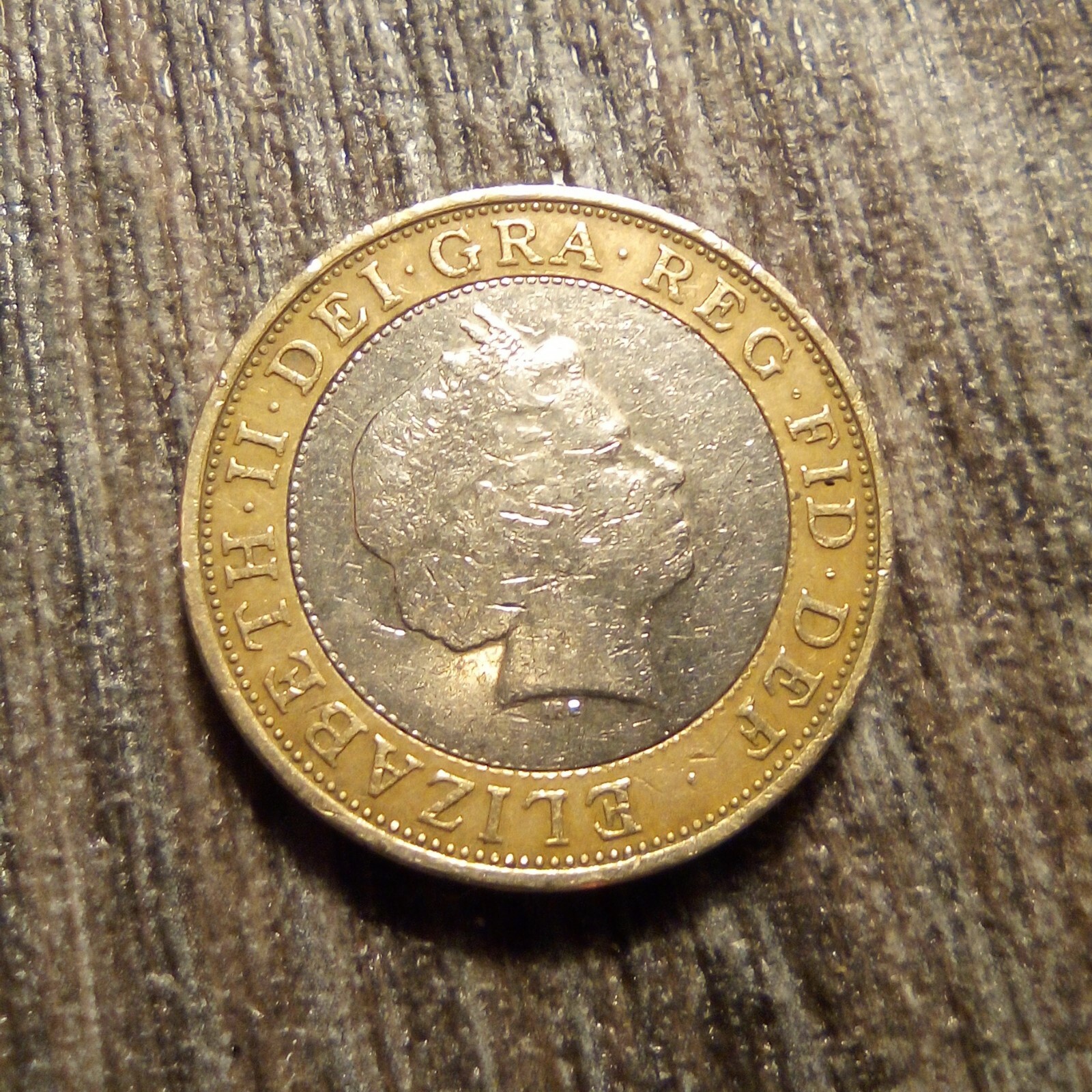 Two pounds coin 2000 Standing on the shoulders of Giants with 1 minting ...