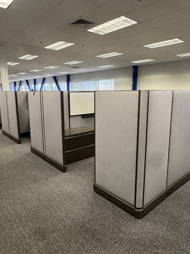 Herman Miller AO2 Cubicles 8x8 Pre-owned Workstations. Excellent ...