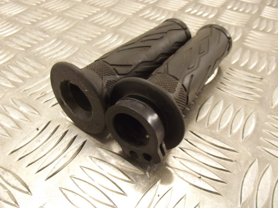 Suzuki GW 250 F Inazuma 2016 handlebar grips 2013 > 2017 WB | eBay