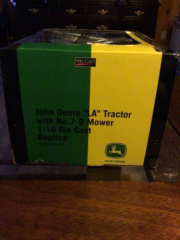 New SpecCast John Deere LA w/ No. 7-D Mower 1/16 Diecast Farm Tractor ...