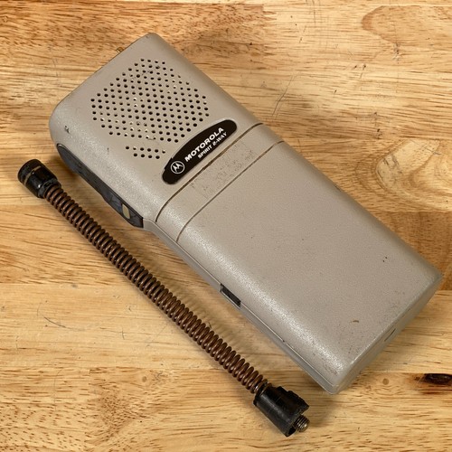 Motorola Spirit Wireless Portable Handheld 2-Way Radio Walkie Talkie ...