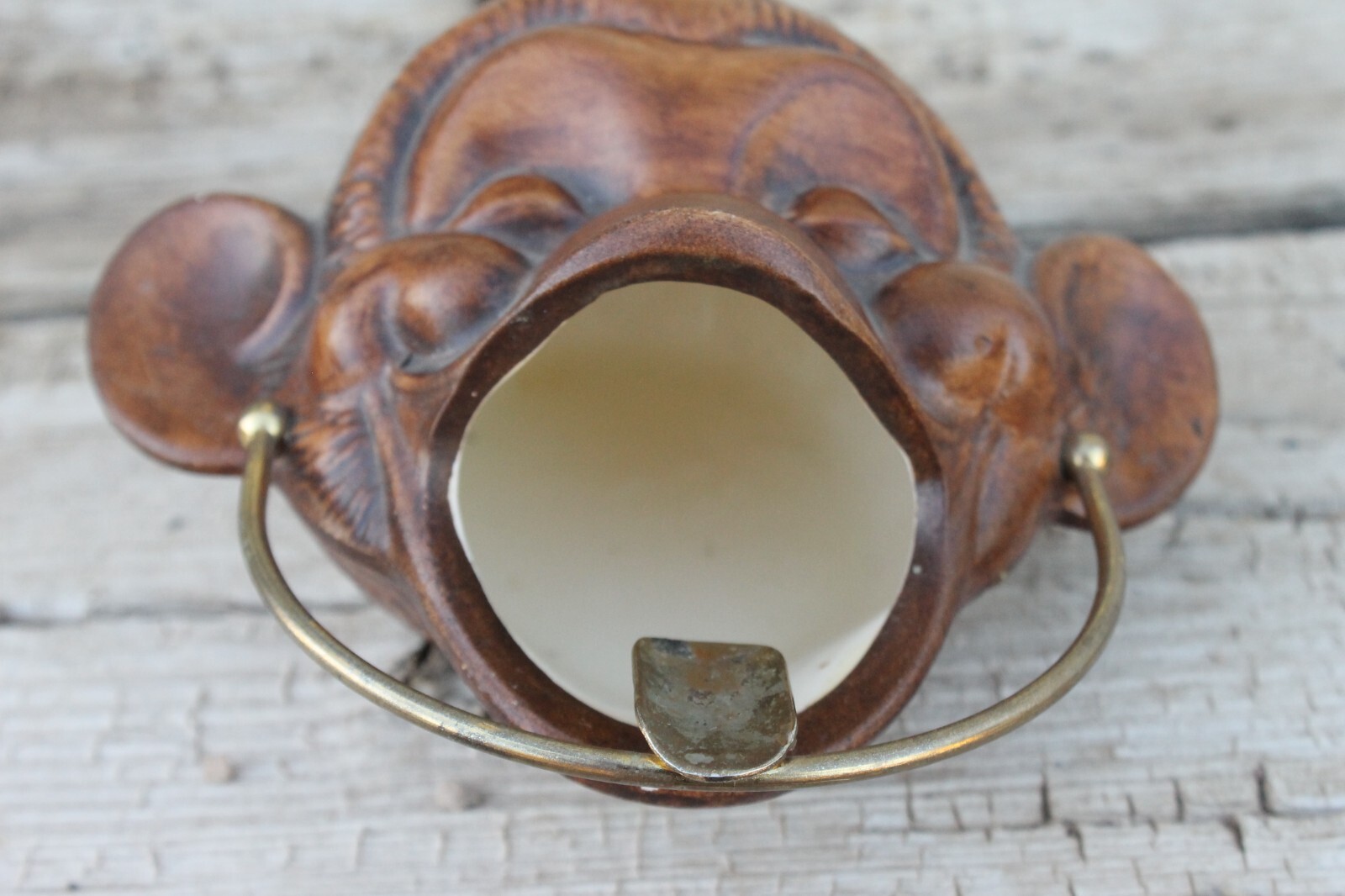 VINTAGE TREASURE CRAFT USA CERAMIC MONKEY FACE ASHTRAY W/ BRASS SWING ...