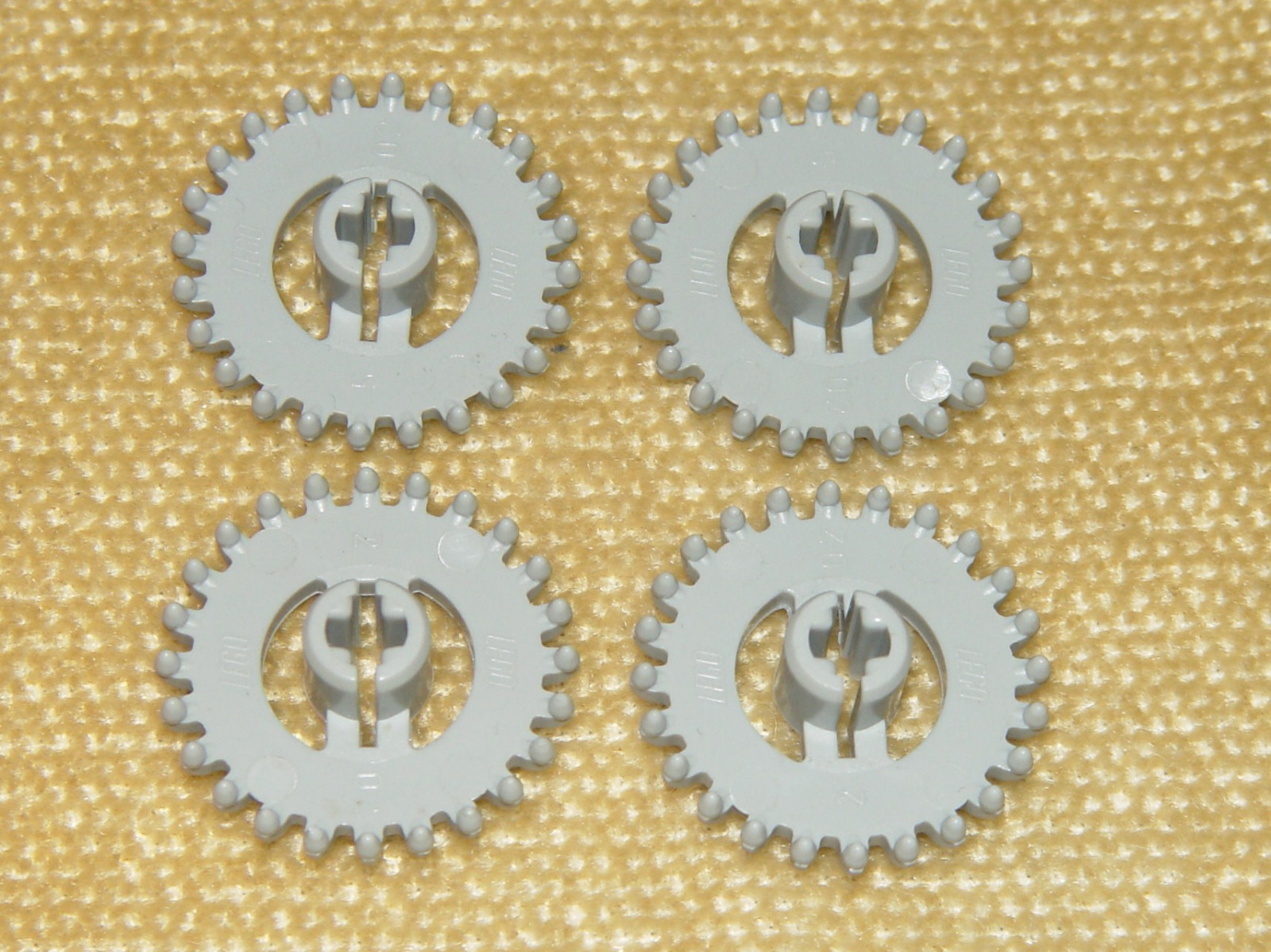 LEGO Parts: Technic Gear 3647,10928,6589,32270,4143,94925,4019,32198 ...