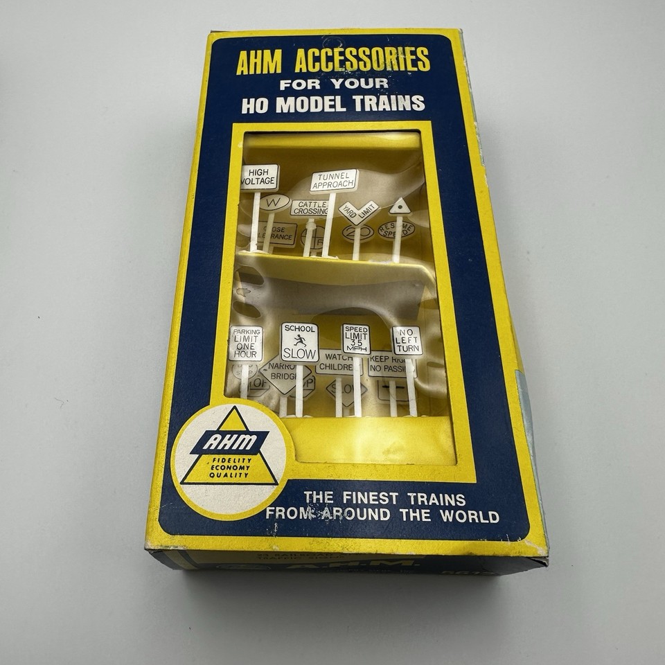 AHM Accessories 2 Boxes Railroad Accessories for HO Scale 5612 + Blank ...