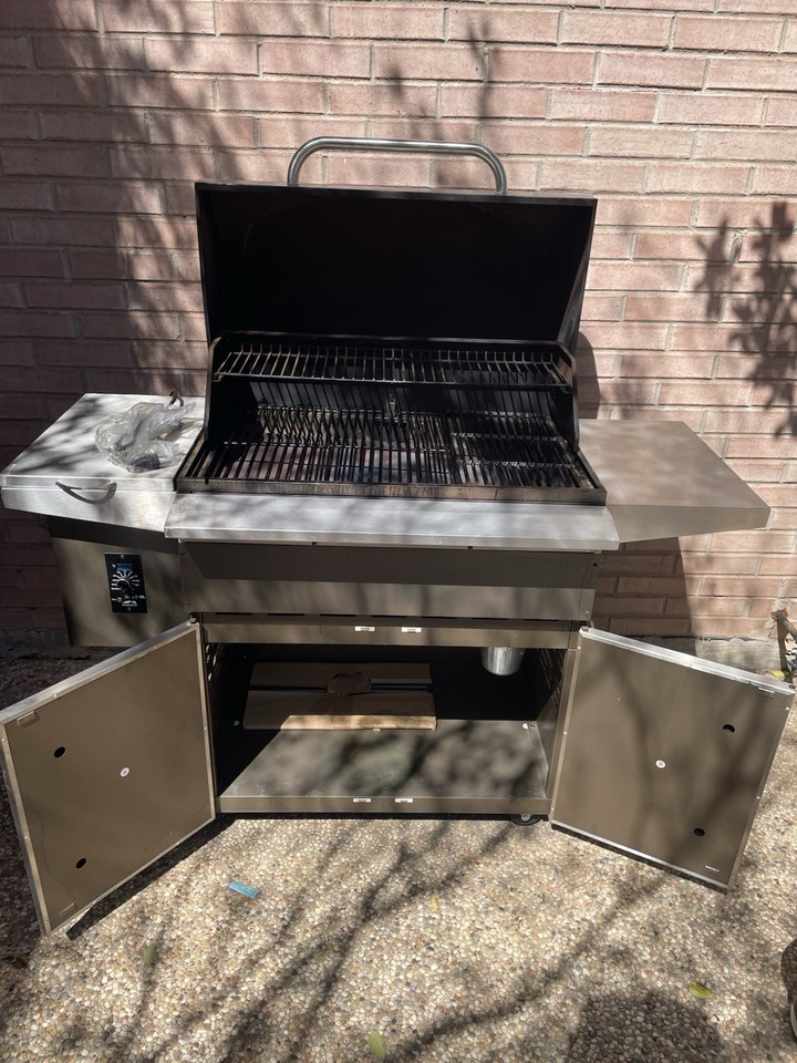 Working Bronze Traeger Select Pro Pellet Grill | eBay