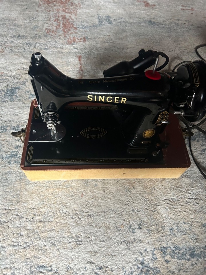 Fully Services Vintage Singer Sewing Machine 99K and Accessories | eBay