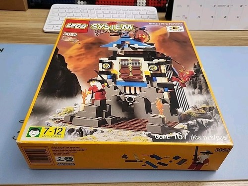 LEGO System Ninja's Fire Fortress 3052 In 1999 New Retired 42884030520 ...