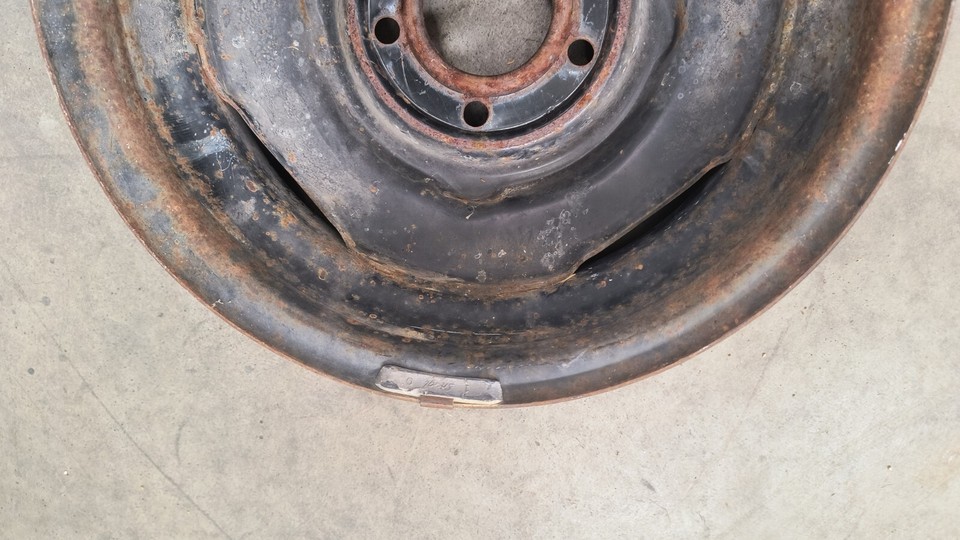 ONE VINTAGE STEEL 14x5 WHEEL/ RIM 5 ON 4.5 BOLT PATTERN FORD DODGE RAT ...