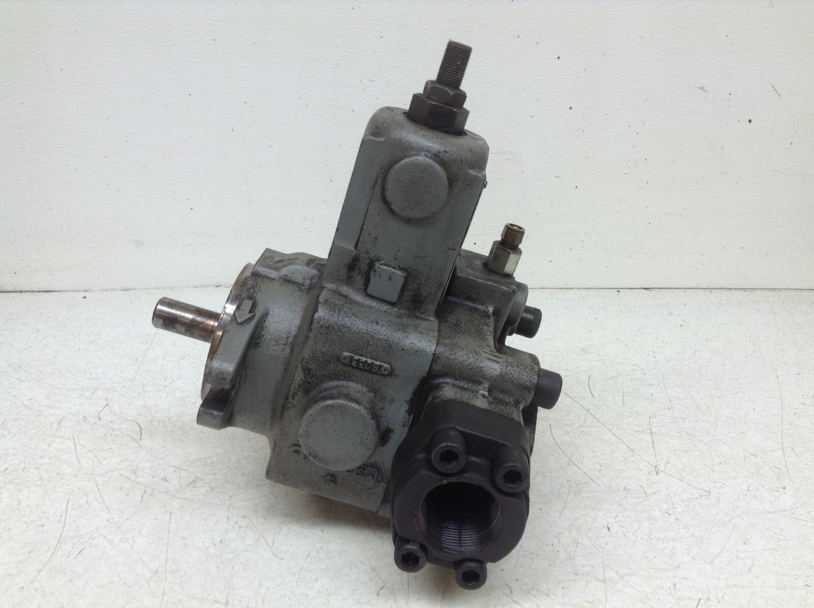 Continental Hydraulics PVR15-15B15-RF-0-5-F Hydraulic Pump 1800 RPM 39. ...