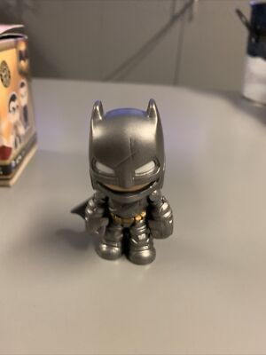 Funko ~ARMORED BATMAN ~Mystery Minis~ BATMAN V SUPERMAN ~Vinyl Figure ...