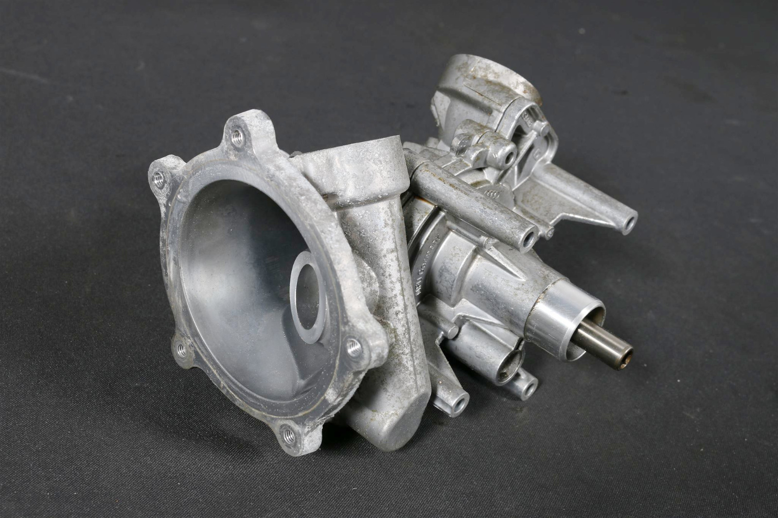Audi S6 RS7 4G S8 4.0T Kühlmittelpumpengehäuse Coolant Pump Housing ...