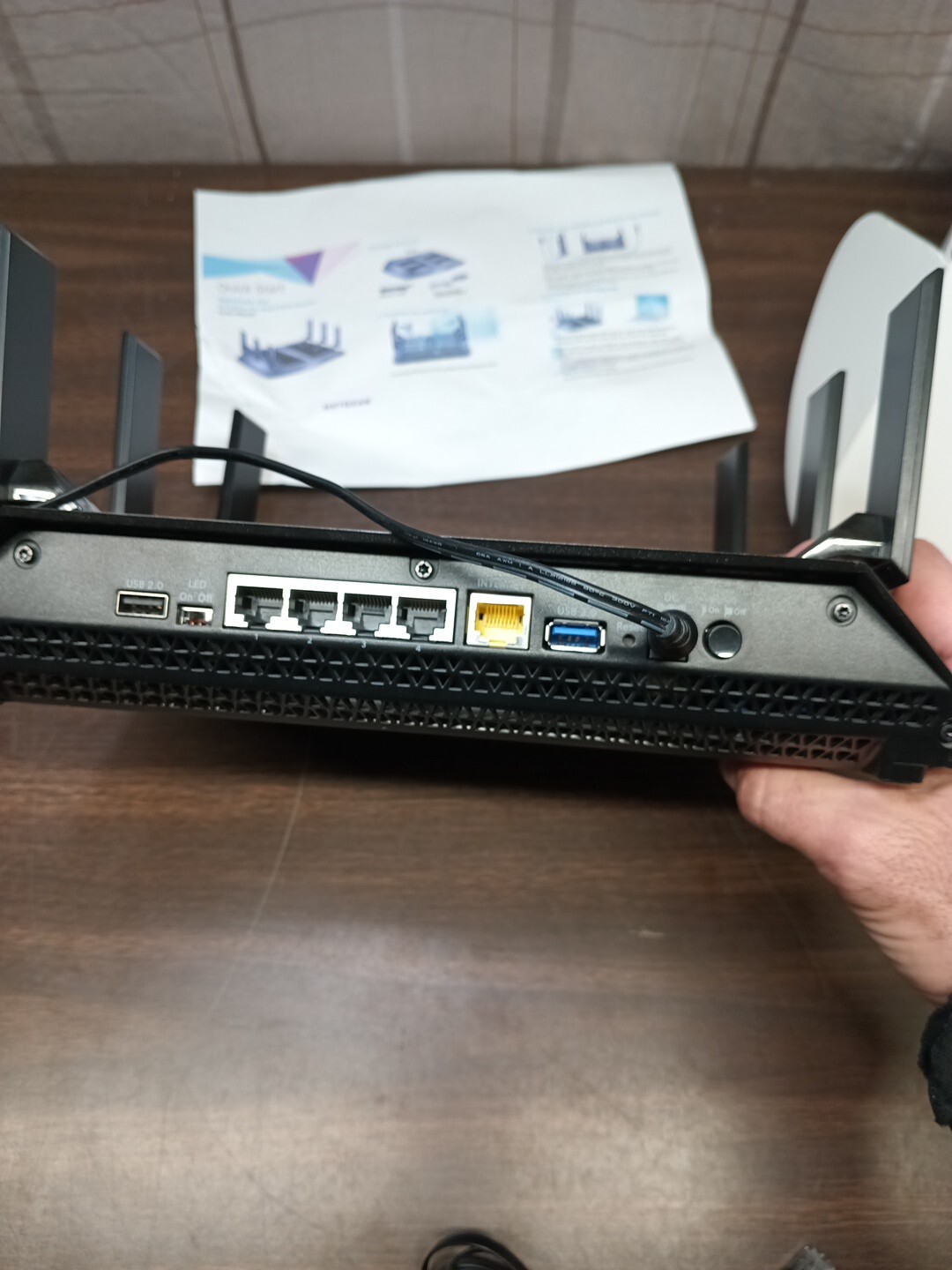 NETGEAR R8000P Nighthawk 1000 Mbps 4 Port Tri-Band WiFi Router ...