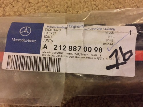 2010-2012 MERCEDES W212 E CLASS FRONT HOOD SEAL OEM 2128870098 **NEW ...