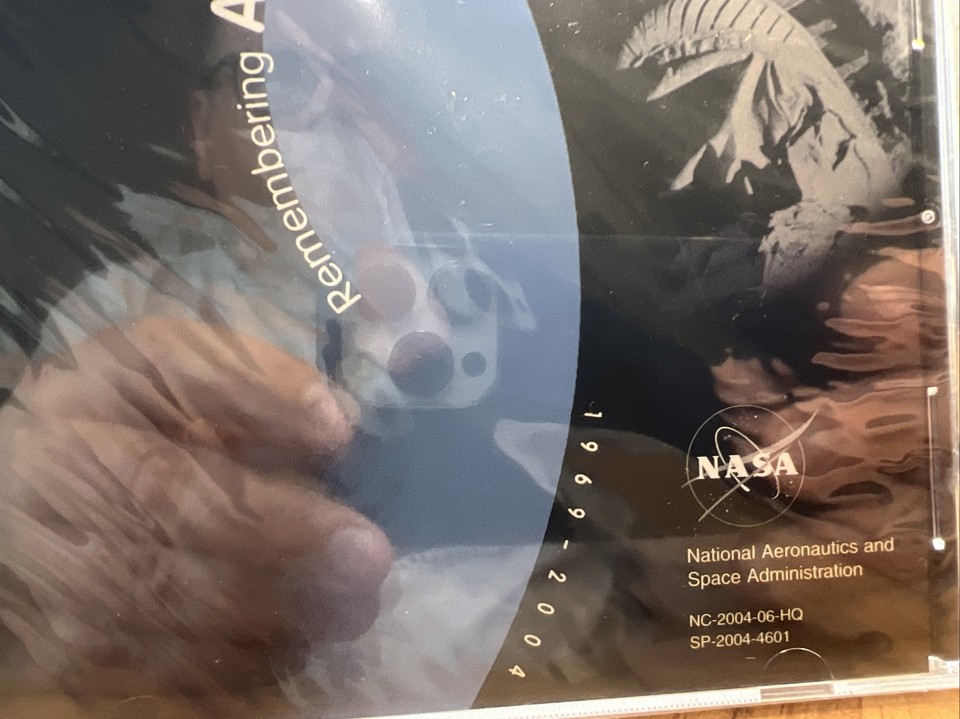 Remembering Apollo 11 The 30th Anniversary Data Archive CD-ROM NIP NASA 2004 | eBay