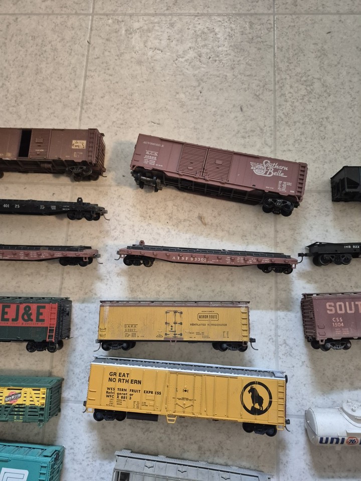 HO Scale Model Railroad Rolling Stock Lot Various Brands Freight Tanker ...