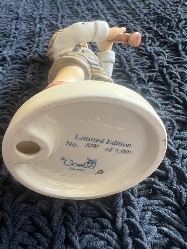 VINTAGE Goebel M.J Hummel Figurine #2150/8 - CHEERFUL TUNE | eBay