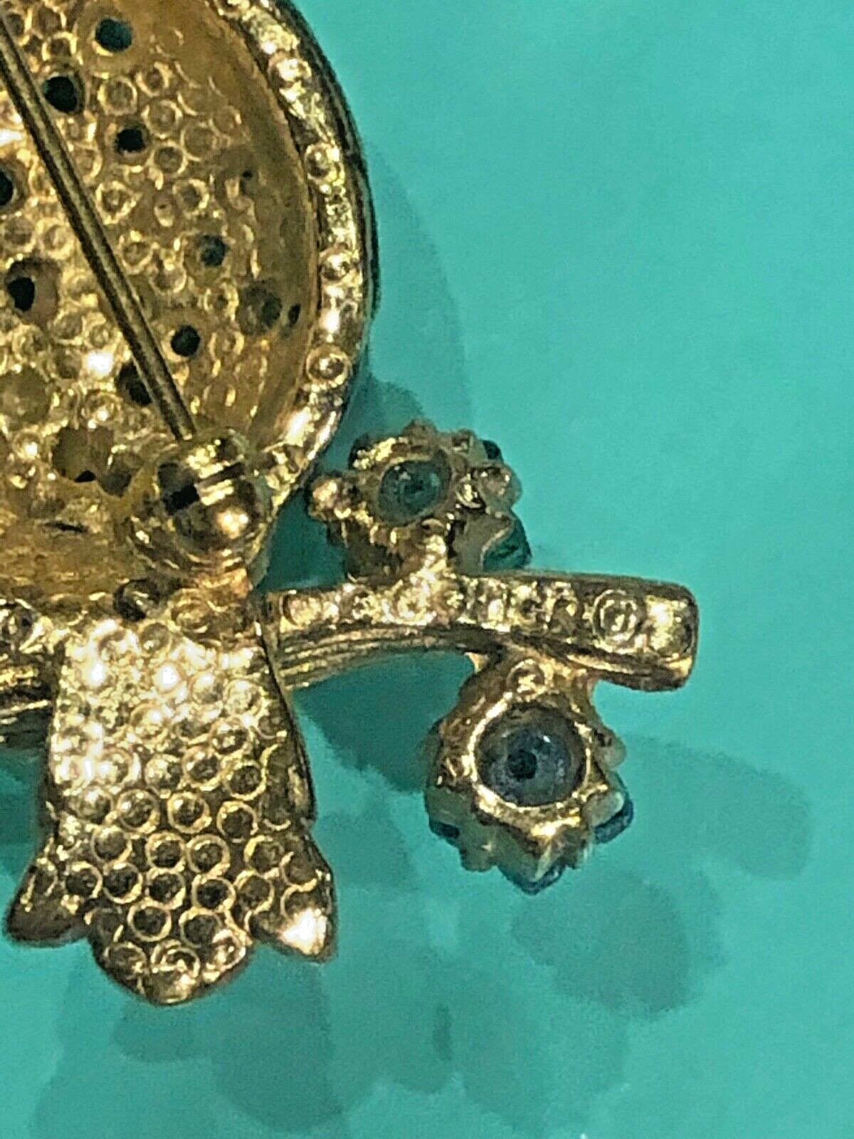 VINTAGE CINER BIRD BROOCH - Gem