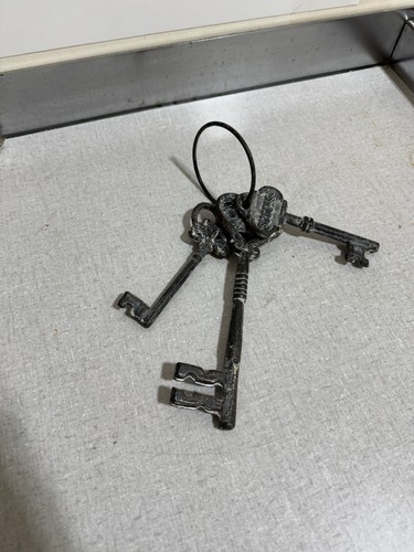 VTG Cast Iron Decorative Keys | eBay