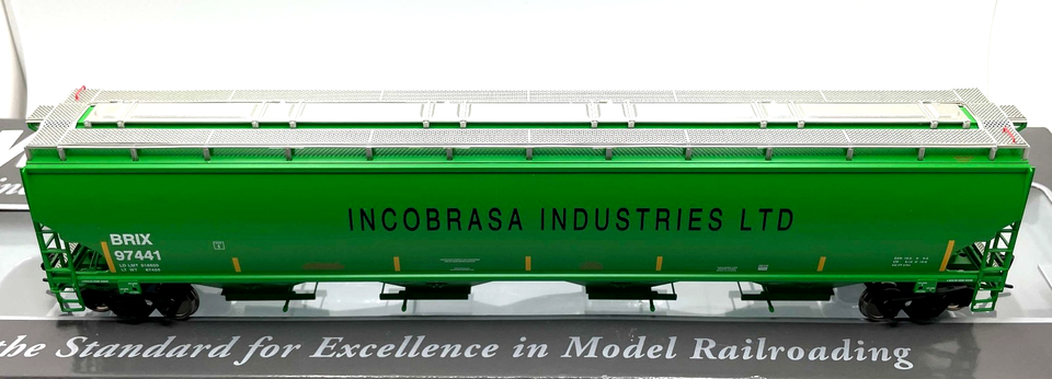 HO WALTHERS PROTO 920-105855 67' TRINITY 6351 4-BAY COVERED HOPPER ...
