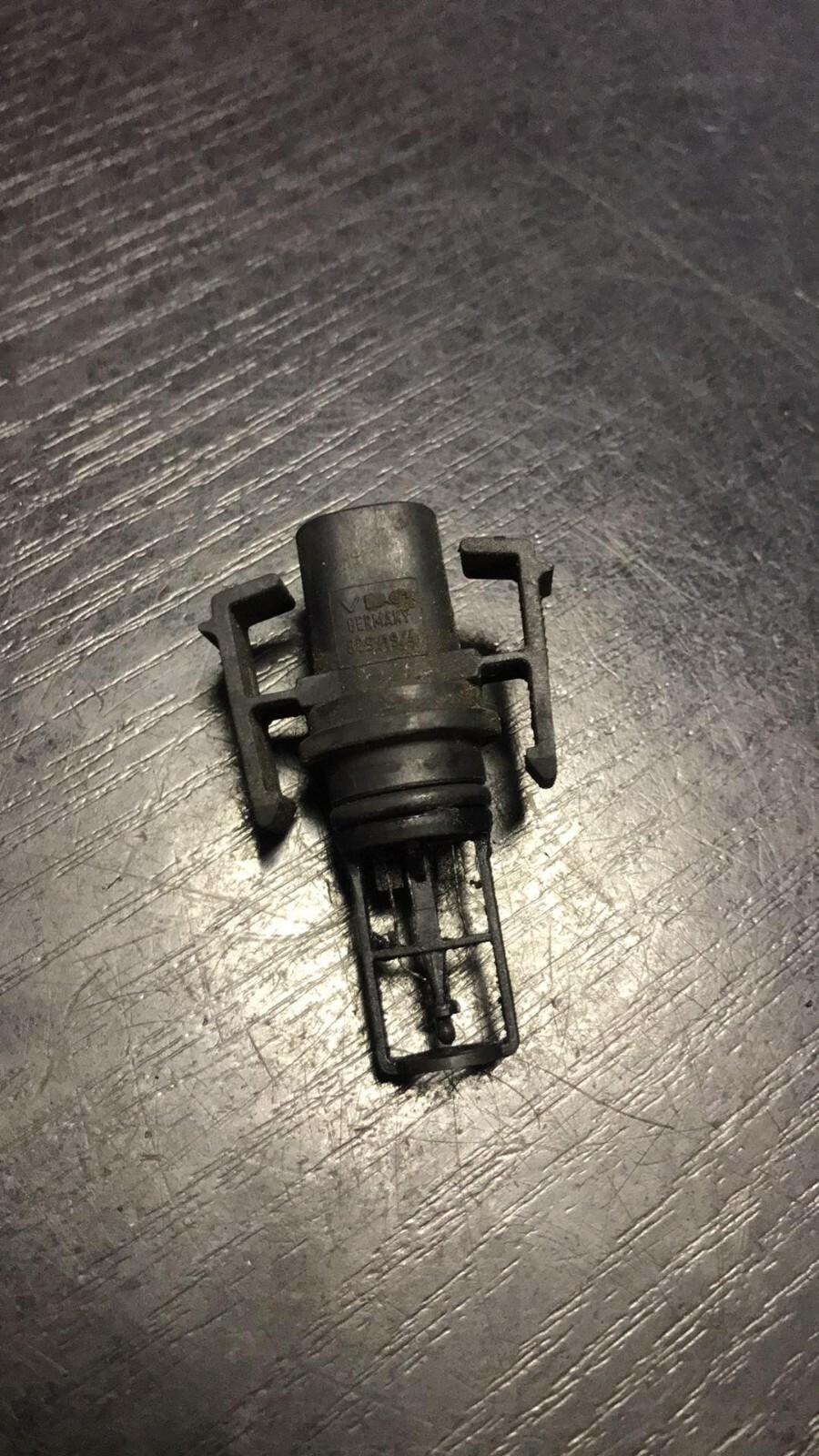 Mercedes-Benz E W211 Diesel Intake air temperature sensor A0005422818 ...