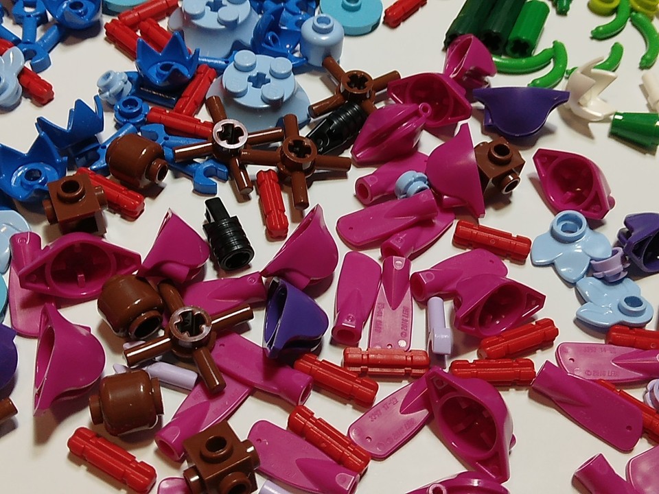 Lego 800 Pieces Botanicals Plants Stems Petals Flowers 6148 50450 ...