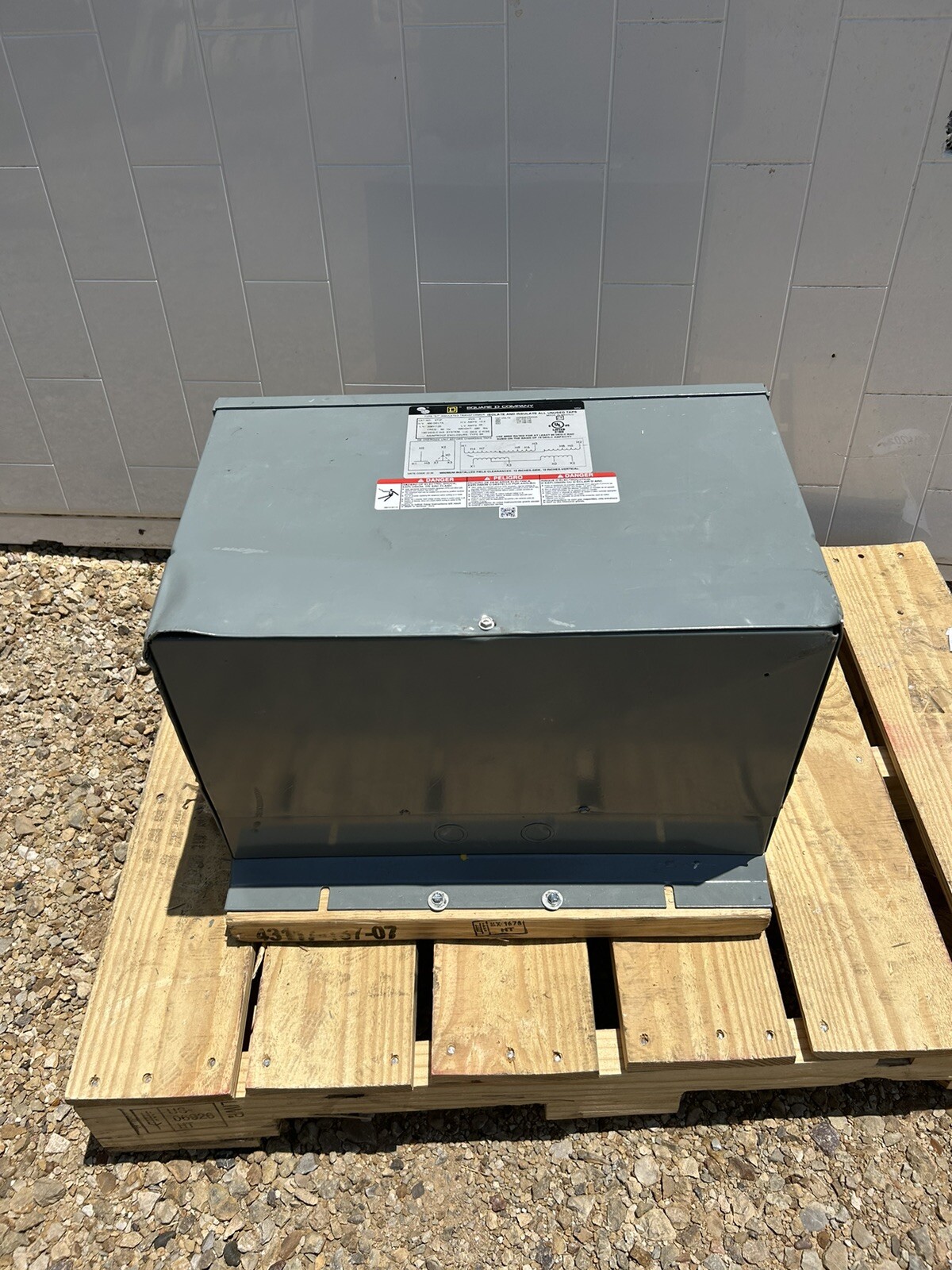 Square D 9T2F 3PH 9KVA 480V-208Y/120V Dry Sealed Transformer for sale ...