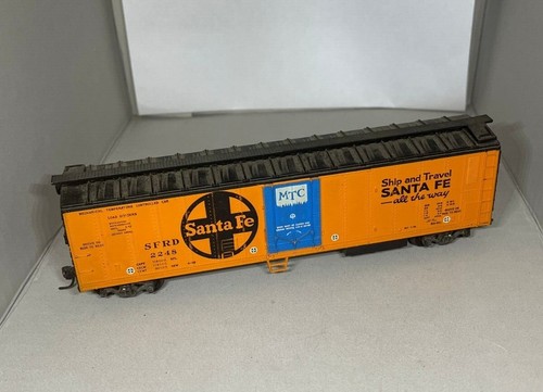 HO Scale Model Train Car SANTA FE SFRD #2248 MTC Plug Door BOXCAR | eBay