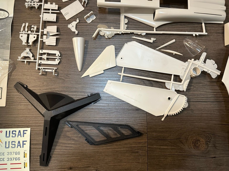 General Dynamics F-111A (TFX) Swing Wing 1/48 SCALE by Aurora Not Built ...