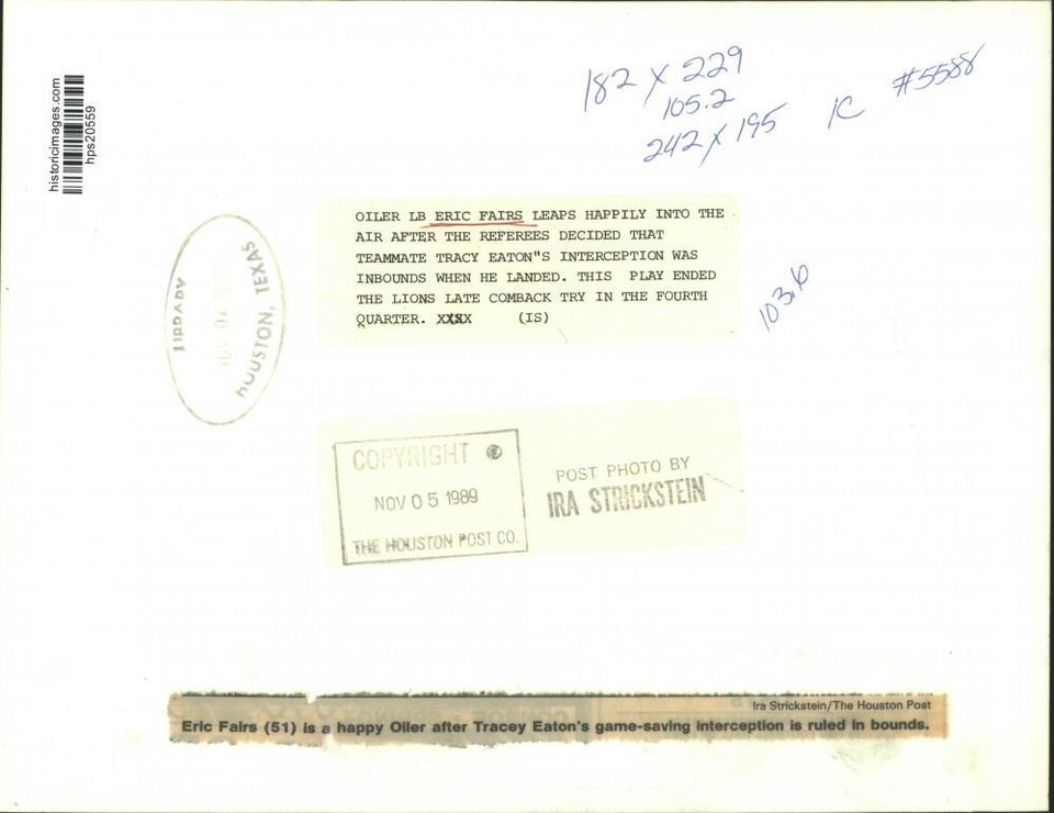 1989 Press Photo Houston Oiler Eric Fairs Celebrates Interception vs ...