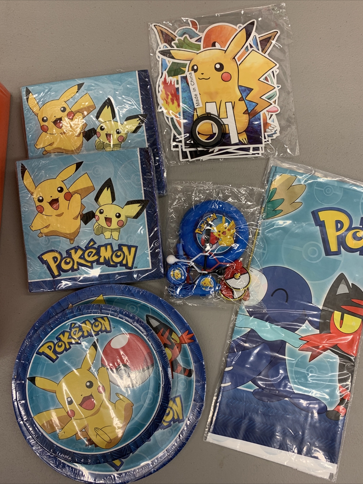 DesignWare POKEMON Happy Birthday Banner Pikachu Tablecloth Plates ...