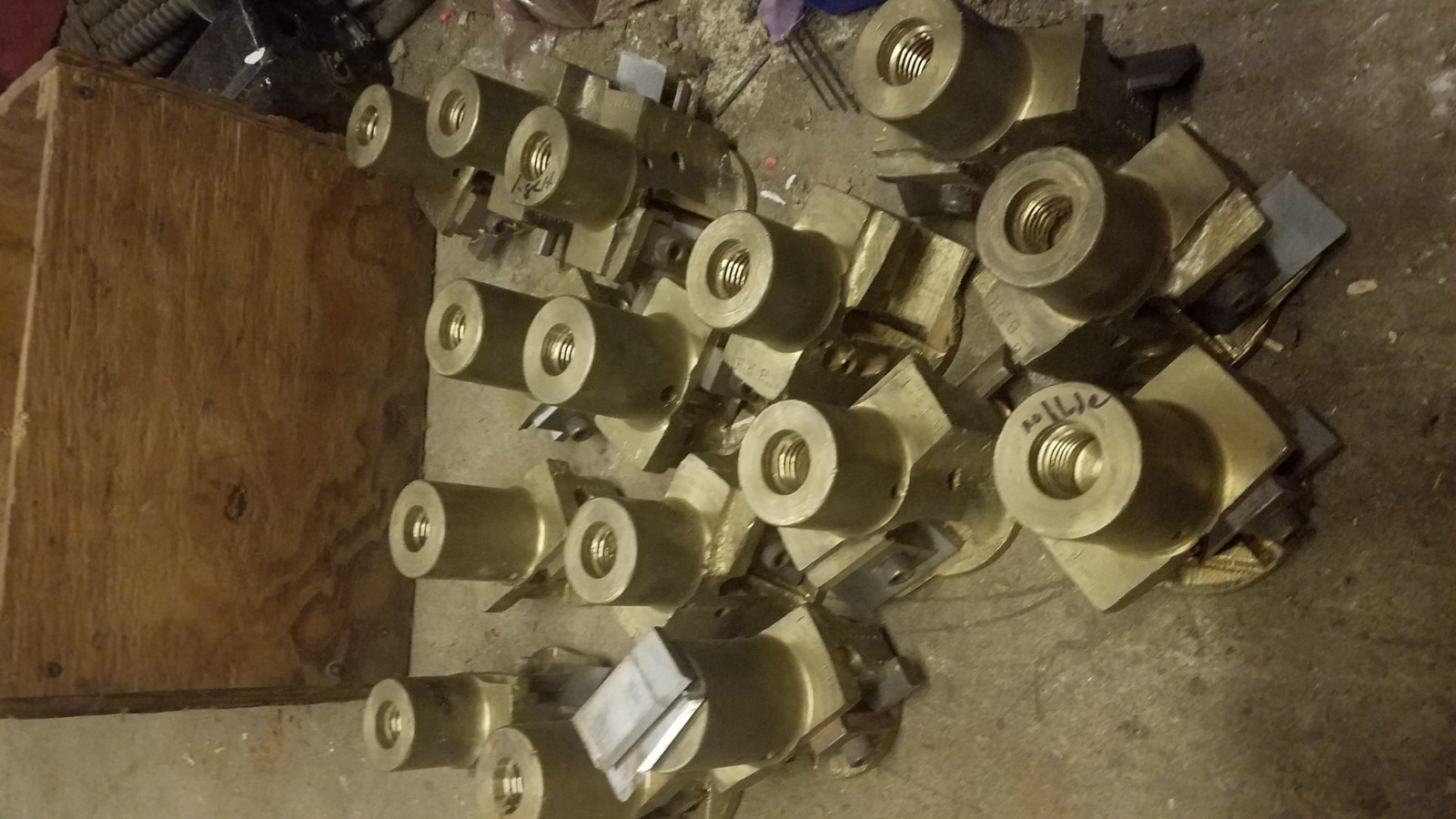 Bisnell? Chucking Pencil Pointing Heads Landscape stake pointer (N-6 ...