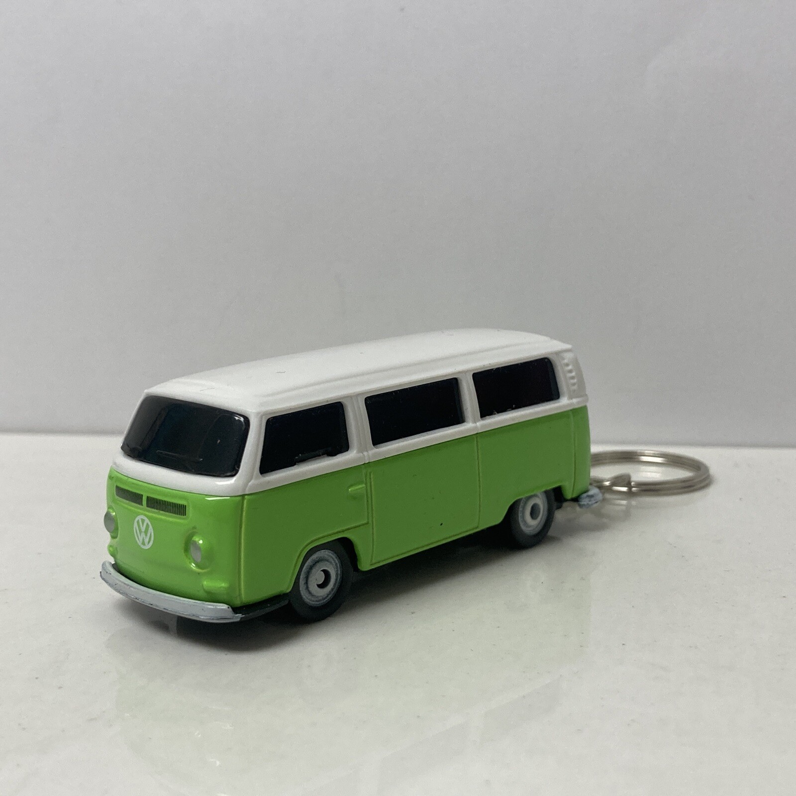 RARE KEY CHAIN GREEN WHITE VOLKSWAGEN TYPE 2 T2 CUSTOM LIMITED EDITION ...