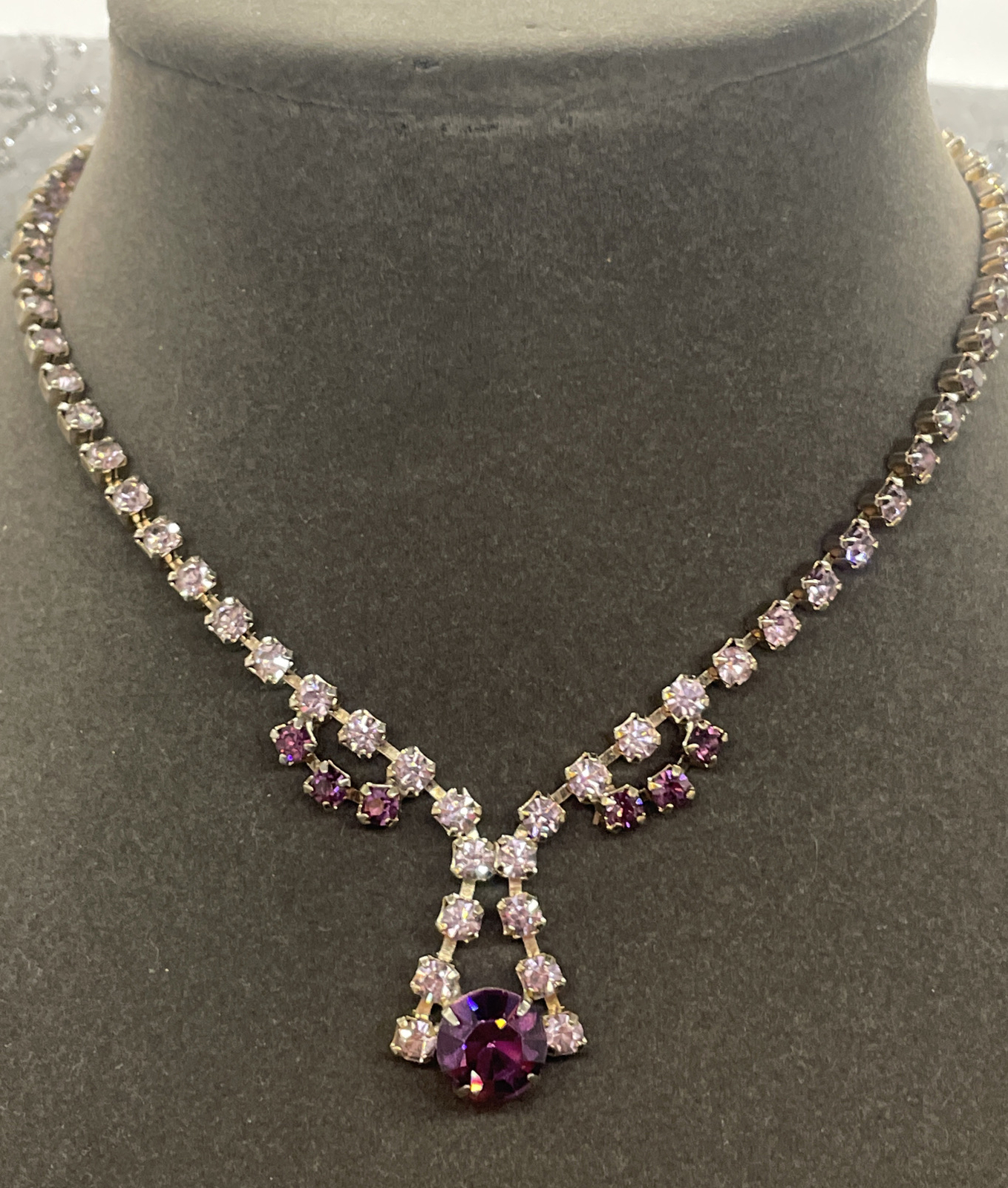 1950's Single Row Purple Rhinestone Rhinestone Pendan… - Gem