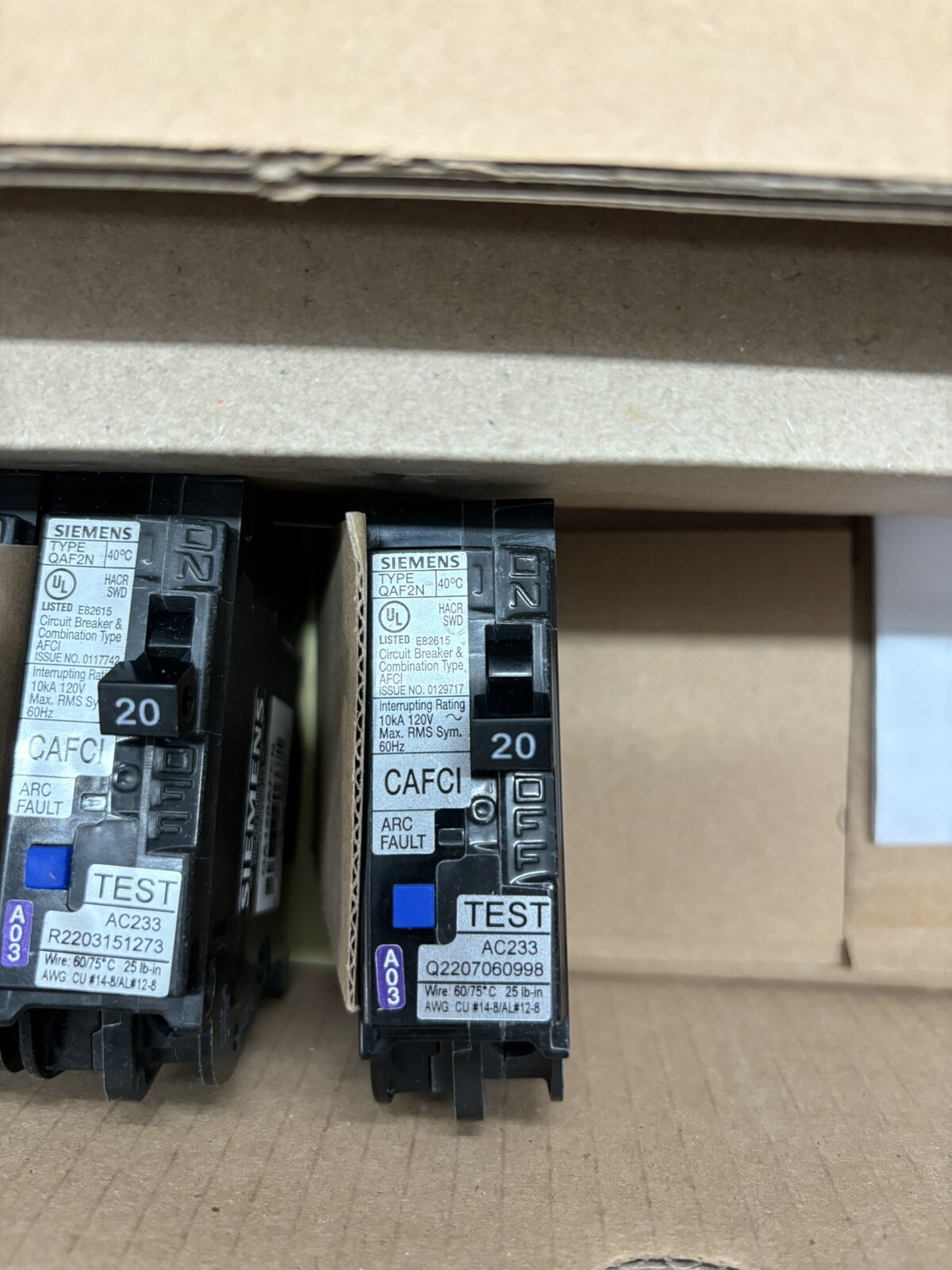 Siemens 20 Amp 1-Pole CAFCI Plug-On Neutral Circuit Breaker QA120AFCN ...