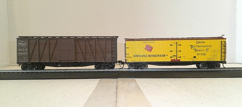 2 HO Scale Woodside Boxcars: Union Reefer & MILW Boxcar KaDee's Lot ...