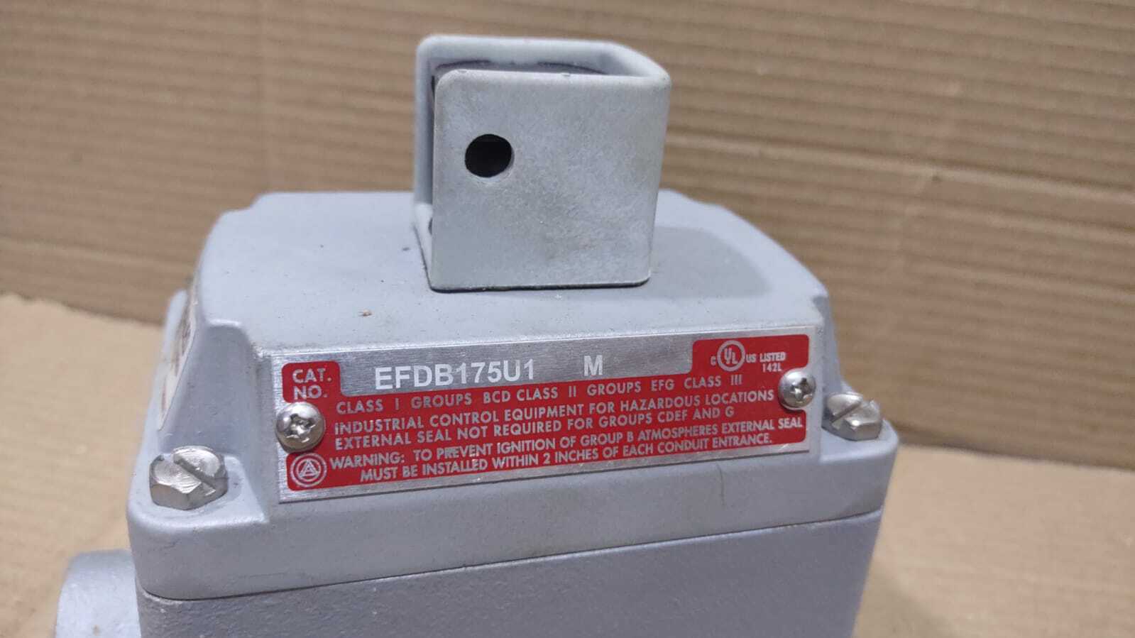 Appleton EFDB175U1 ¾” EFD Control STA EFD Pushbutton control Station ...