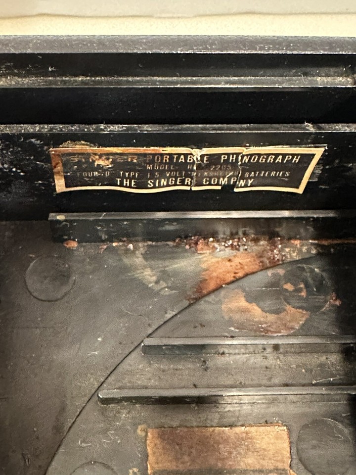 Vintage 70's Singer PHONOGRAPH Portable Battery Operated Record Player ...