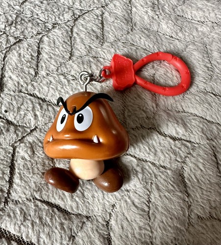 NINTENDO SUPER MARIO Back-Pack Buddies (SERIES 2) GOOMBA Bag-Clip ...